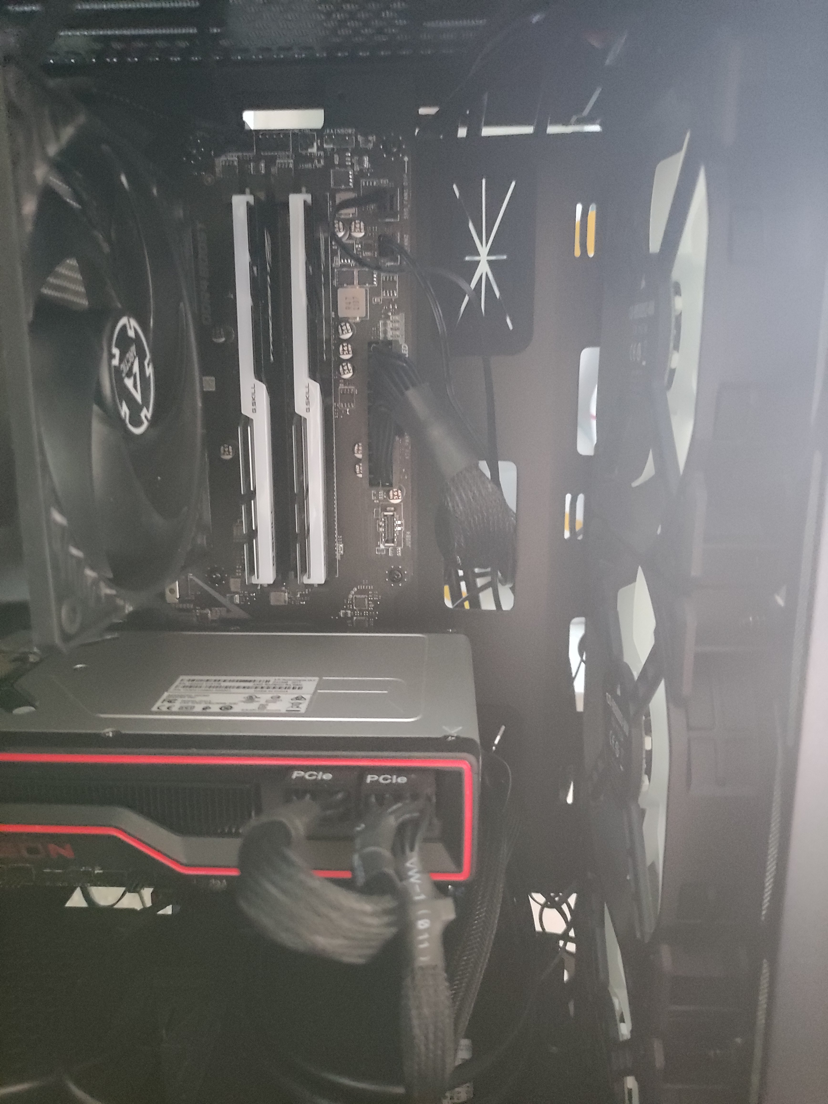 CPU kalt, CPU leuchte Rot | ComputerBase Forum