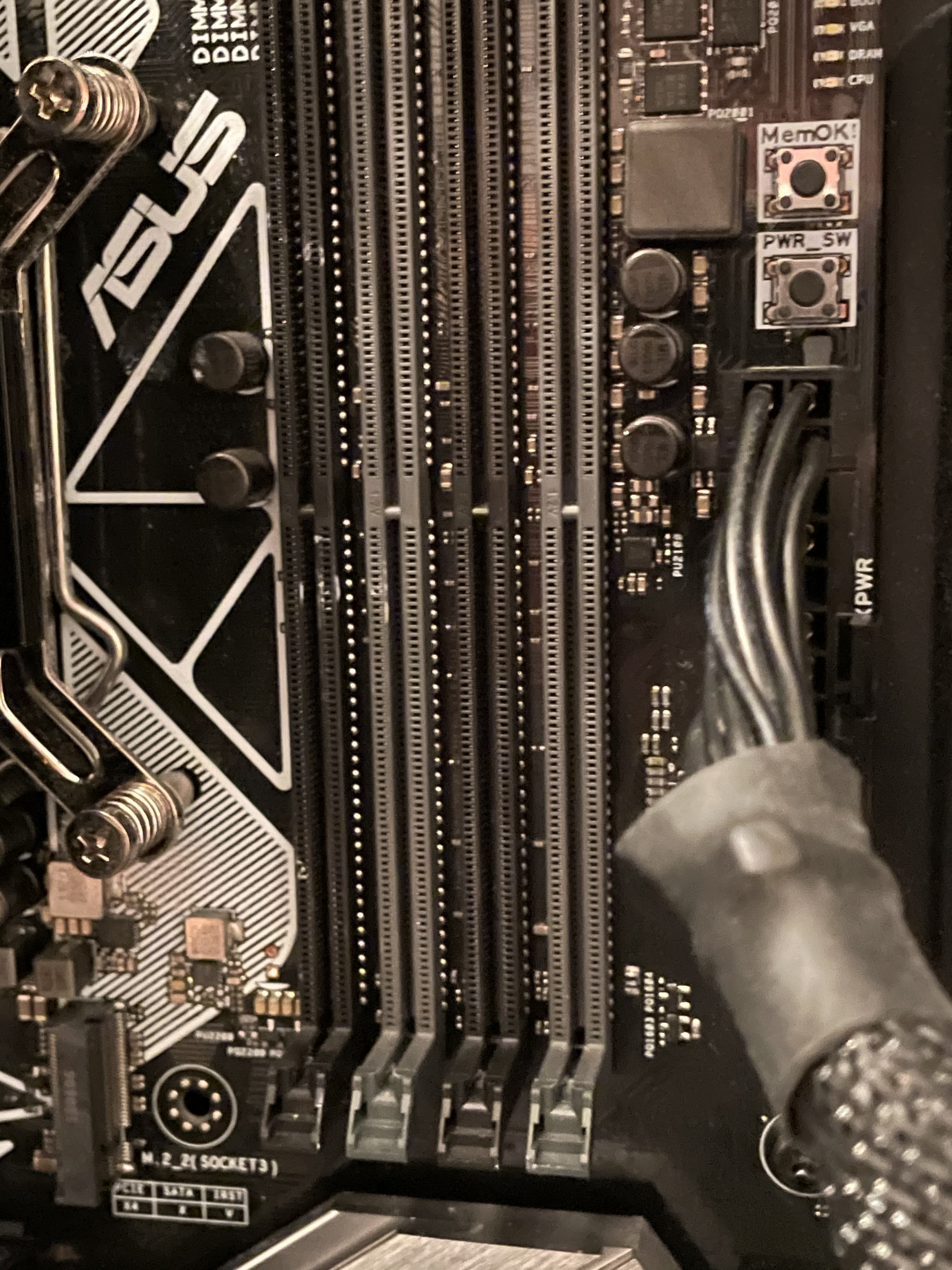 RAM led leuchtet | ComputerBase Forum