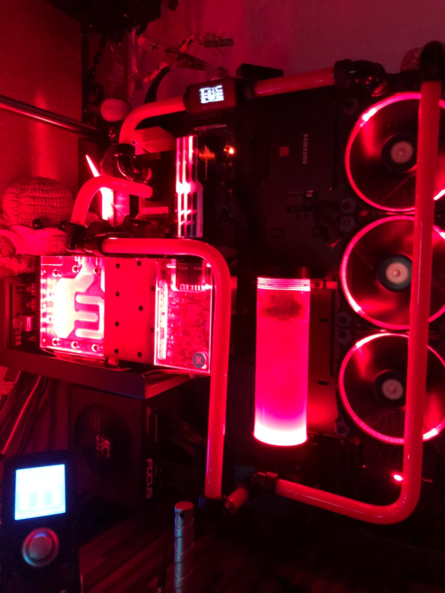 News - Cyberpower Kinetic Case: Das Gehäuse, das sich öffnet, wenn es ...