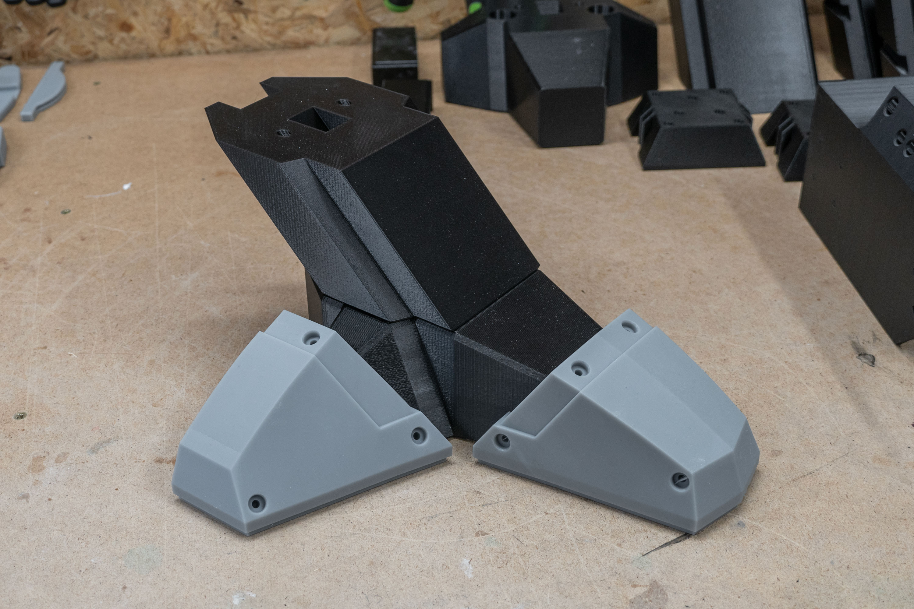 Robocop Caseod - ED-209 by RandomDesign | ComputerBase Forum