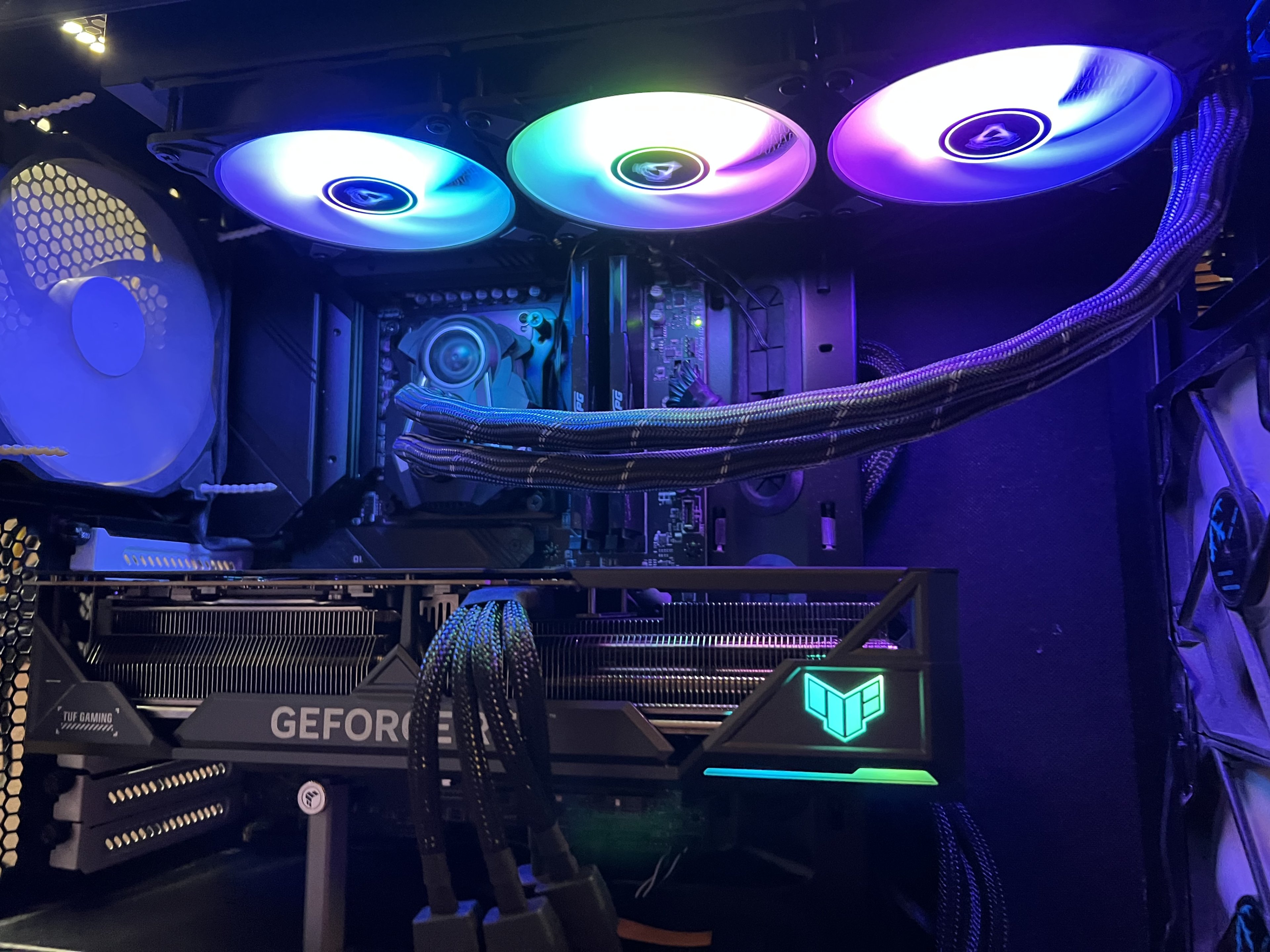 Neuer 7800X3D/MB/RAM startet einmal nach Zusammenbau, danach dauerhaft ...